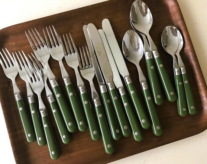 Le Prix Mossy OLIVE GREEN Rivet Flatware - Plastic Flatware Silverware ...