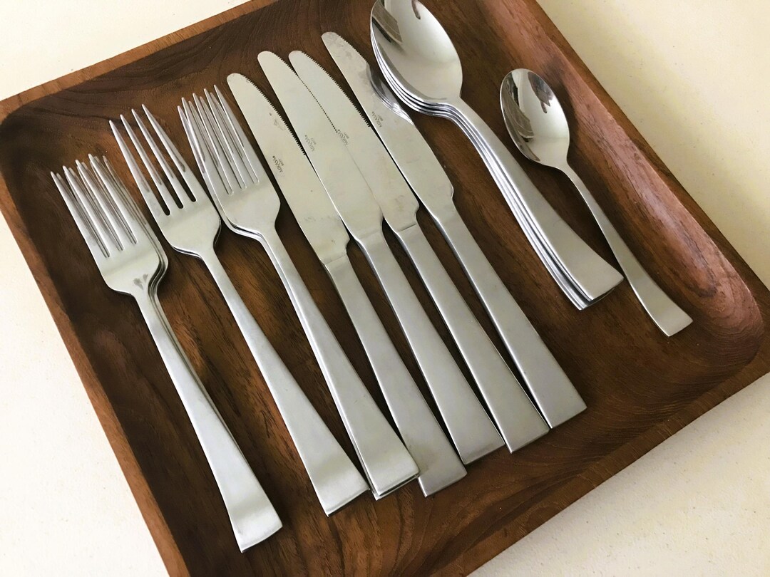 Mikasa BRITT Silverware Flatware Utensils Cutlery Replacement Set of 16 ...