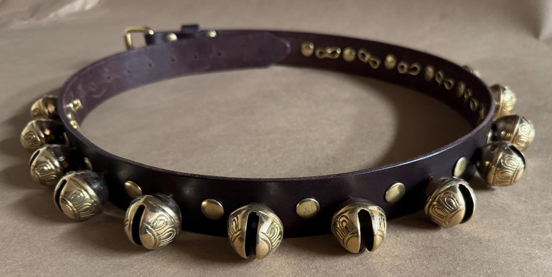 Horse Collar Sleigh Bell. These Sleigh Bells Have a Buckle That Will Go ...
