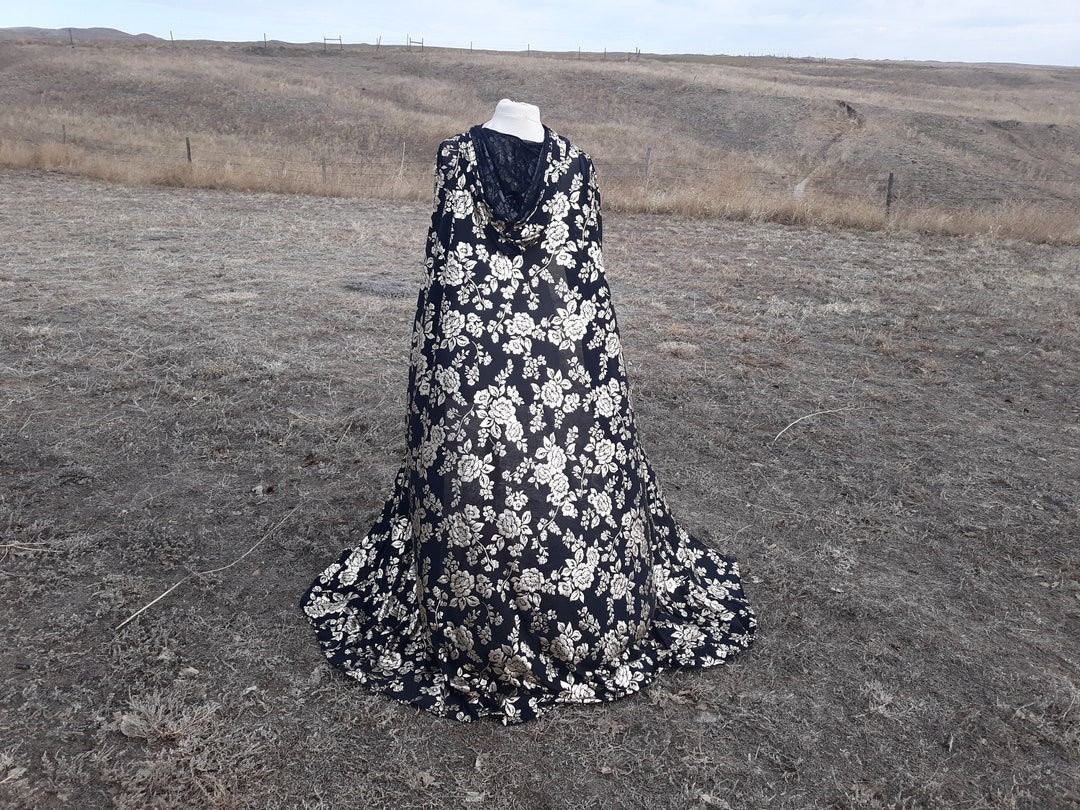 Black Halloween Cape With Gold Roses Cloak Hooded Renaissance Costume ...