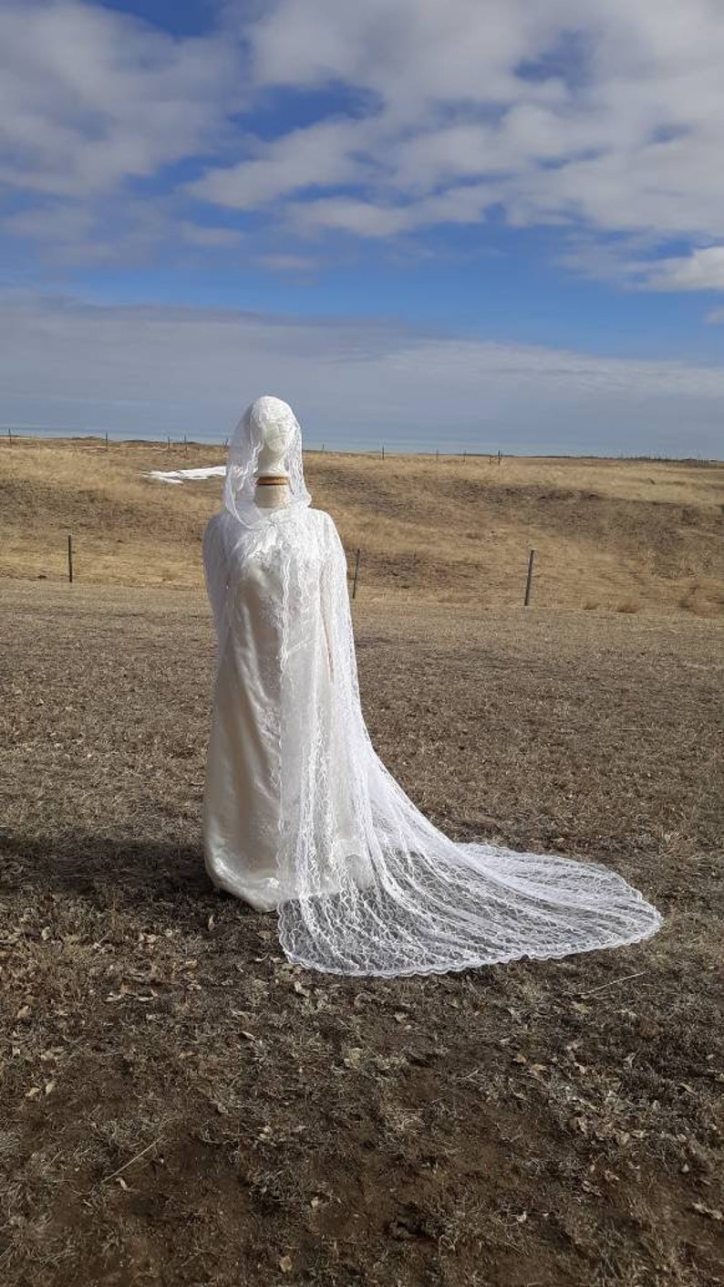White Lace Cape Hooded White Wedding Cloak Bridal Cape | Etsy