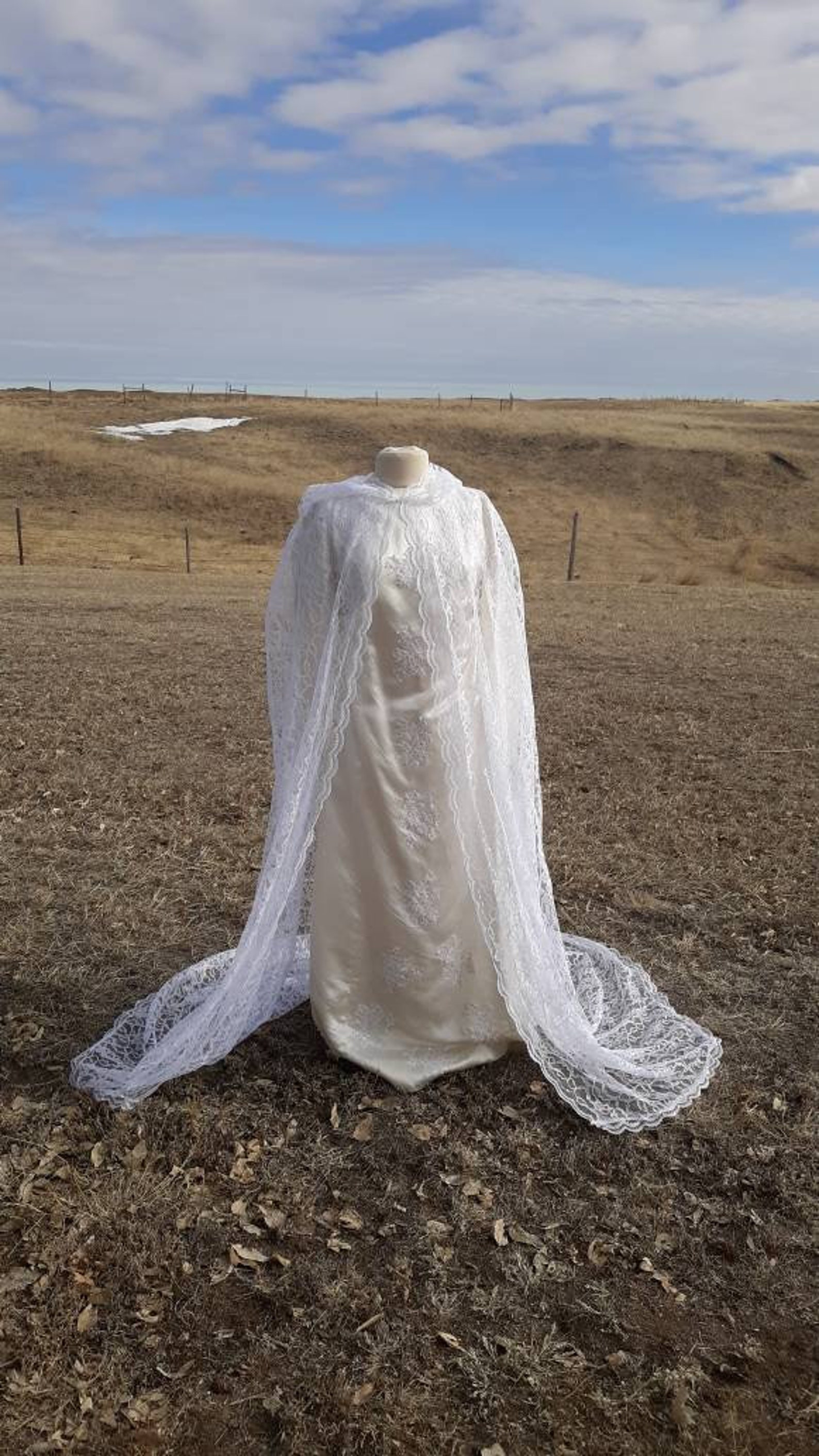 White Lace Cape Hooded White Wedding Cloak Bridal Cape | Etsy
