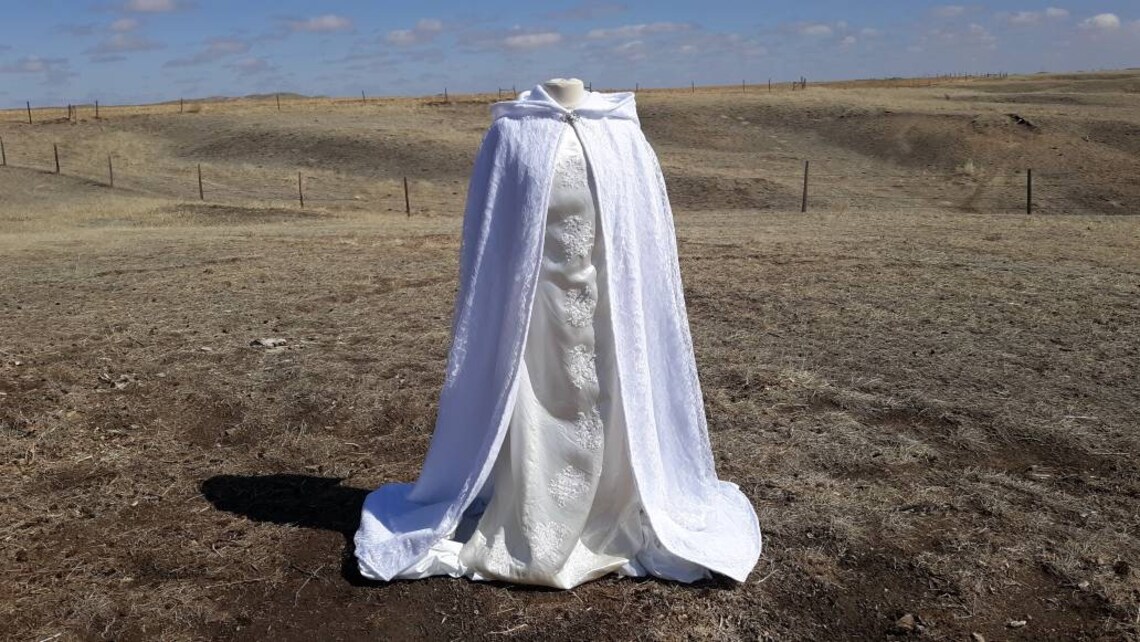 White Fleece and Lace Hooded Wedding Cape Bridal Cloak - Etsy