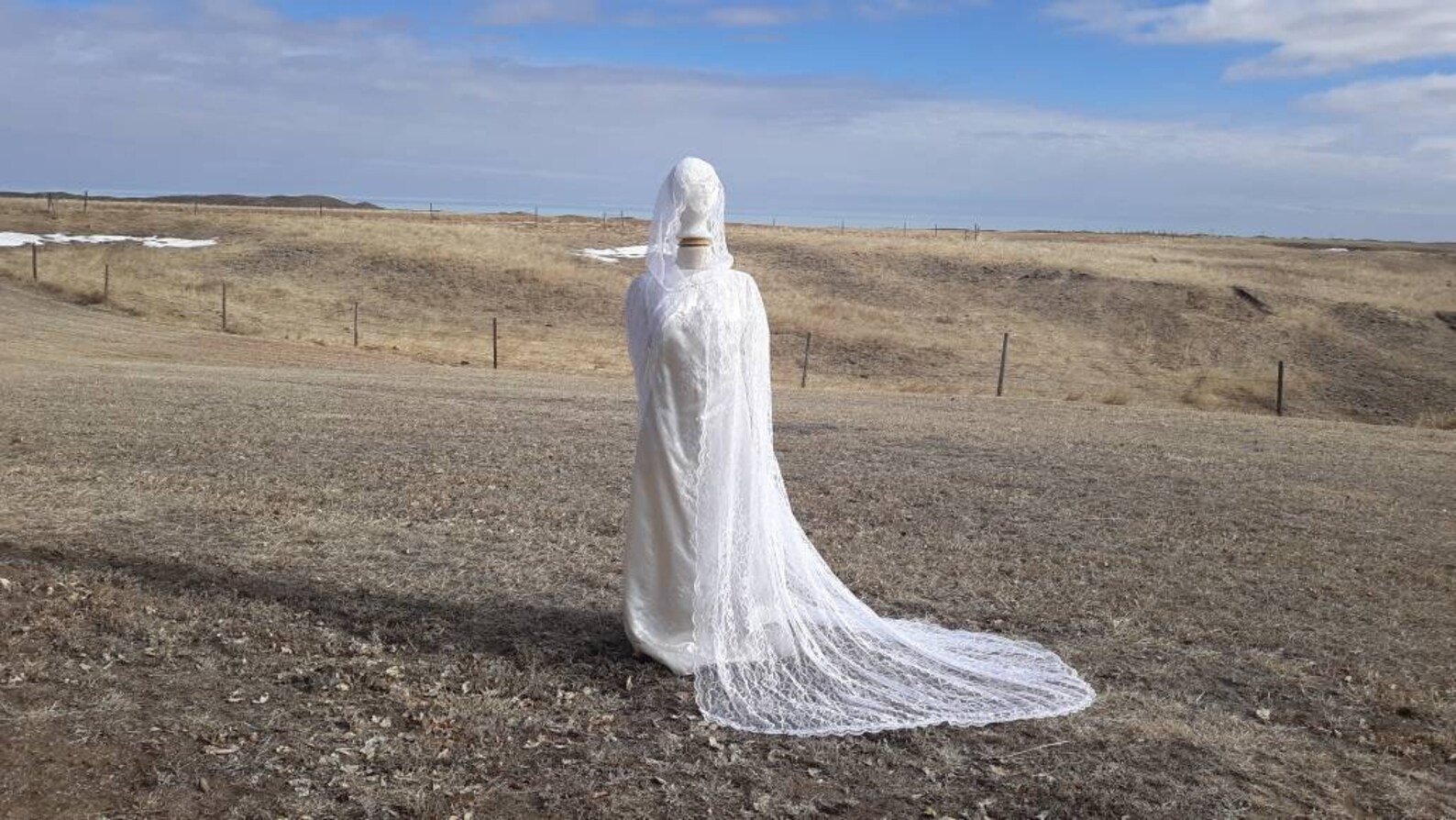 White Lace Cape Hooded White Wedding Cloak Bridal Cape | Etsy