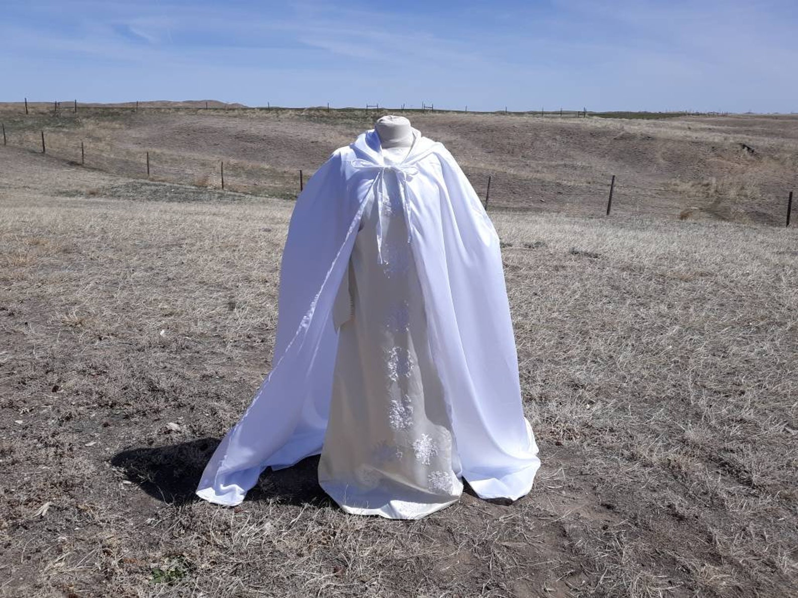 White Satin Bridal Cape Wedding Cloak Veil Handfasting - Etsy