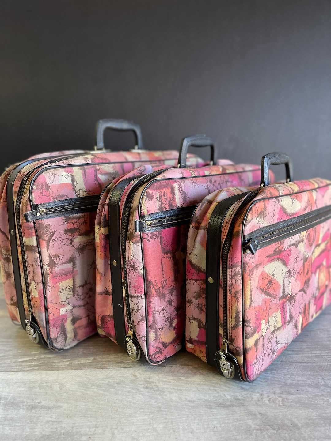 Vintage Retro Suitcases - Bantam Travelware Pink Purple Fabric Nesting ...