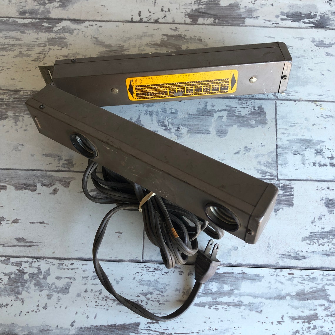 Vintage Cine-kodak Light Bar Folding Movie Light Electric - Etsy