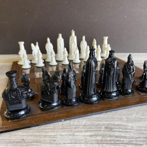 Vintage Kingsway Florentine Chess Set Plastic Replica Set With Masonite ...