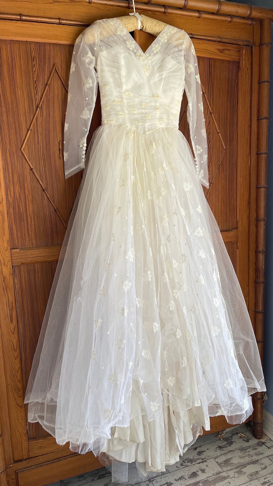 Vintage Wedding Dress- 1950s Hoop Skirt Tulle Embroidered Creamy White ...