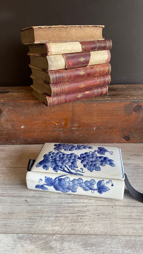 Vintage Trinket Box -Book Blue and White Chinoiserie … - Gem