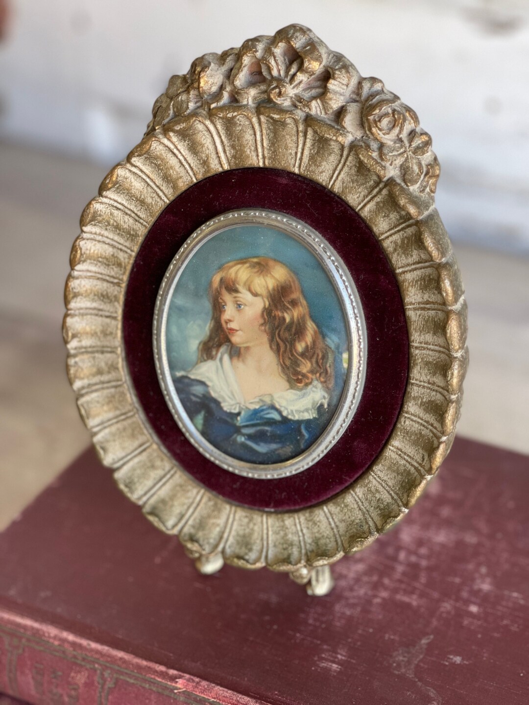 Vintage Miniature Portraits Cameo Creation Bubble Glass Velvet Round ...