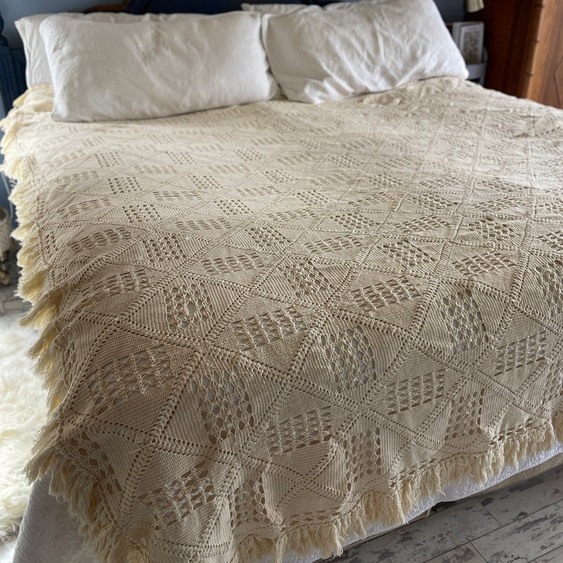 Crocheted Bedspread - Etsy