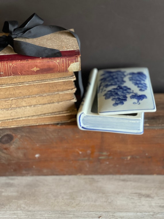 Vintage Trinket Box -Book Blue and White Chinoiserie … - Gem