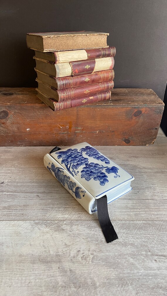 Vintage Trinket Box -Book Blue and White Chinoiserie … - Gem
