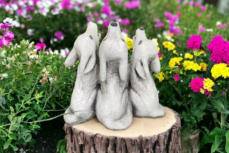 Outdoor Wolfs Sculpture Concrete Sitting Three Wolf Figurine Stone ...
