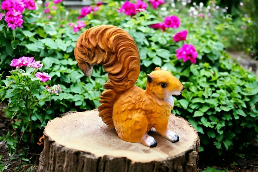 Realistic Plastic Squirrel Yard Forest Animal Statue Resin Squirrel ...