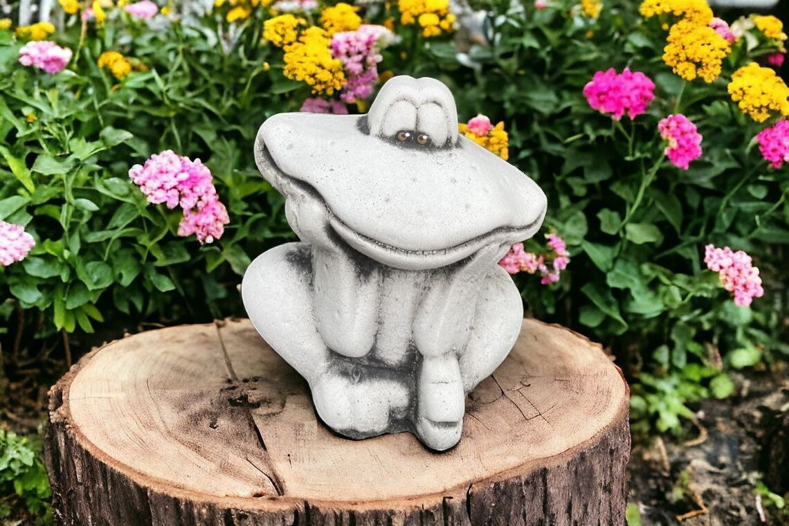Concrete Happy Frog Sculpture Cement Lawn Ornament Figurine Solid ...
