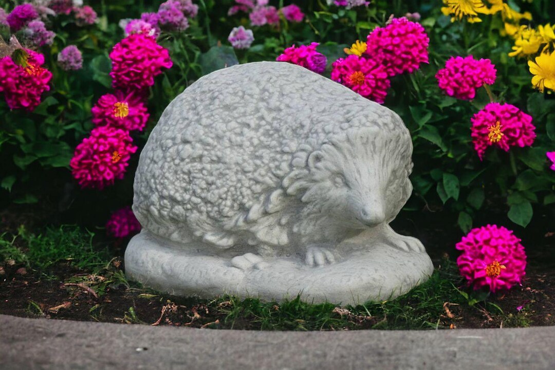 Concrete Hedgehog on Base Realistic Hedgehog Statue Animal Home Decor ...