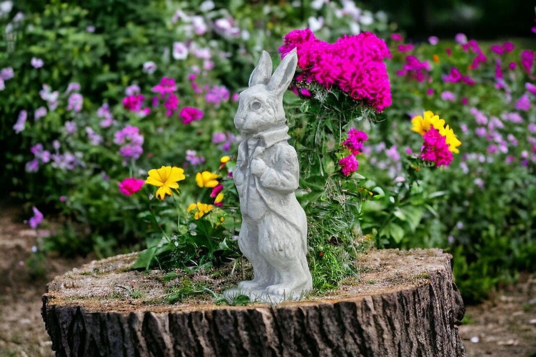 Cartoon Stone Rabbit Figure Garden Rabbit Decoration Concrete Bunny ...
