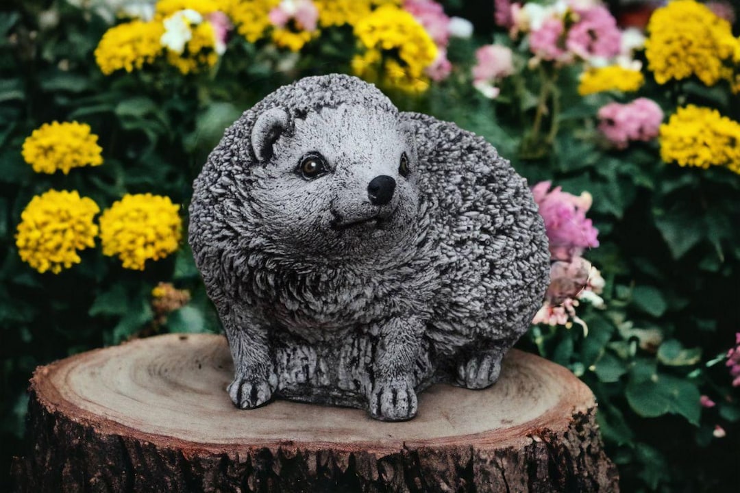 Painted Hedgehog Figurine Concrete Garden Statue Cute Hedgehog Outdoor ...