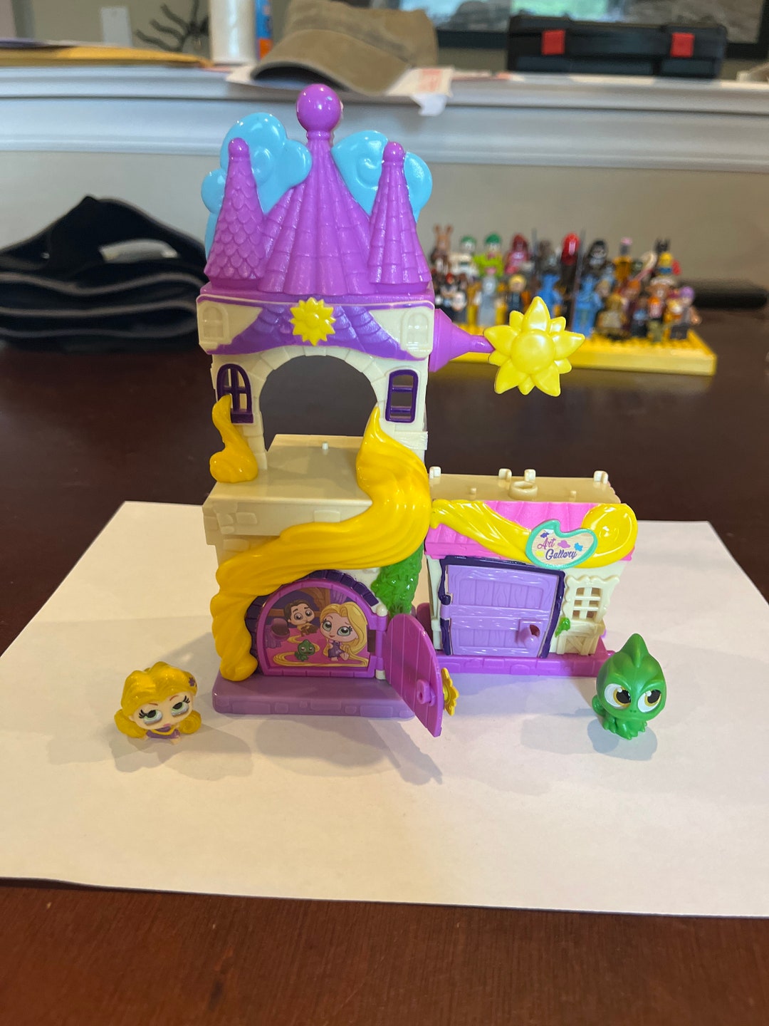 Disney Doorables House in Perfect Condition Rapunzel and Pascal Are ...