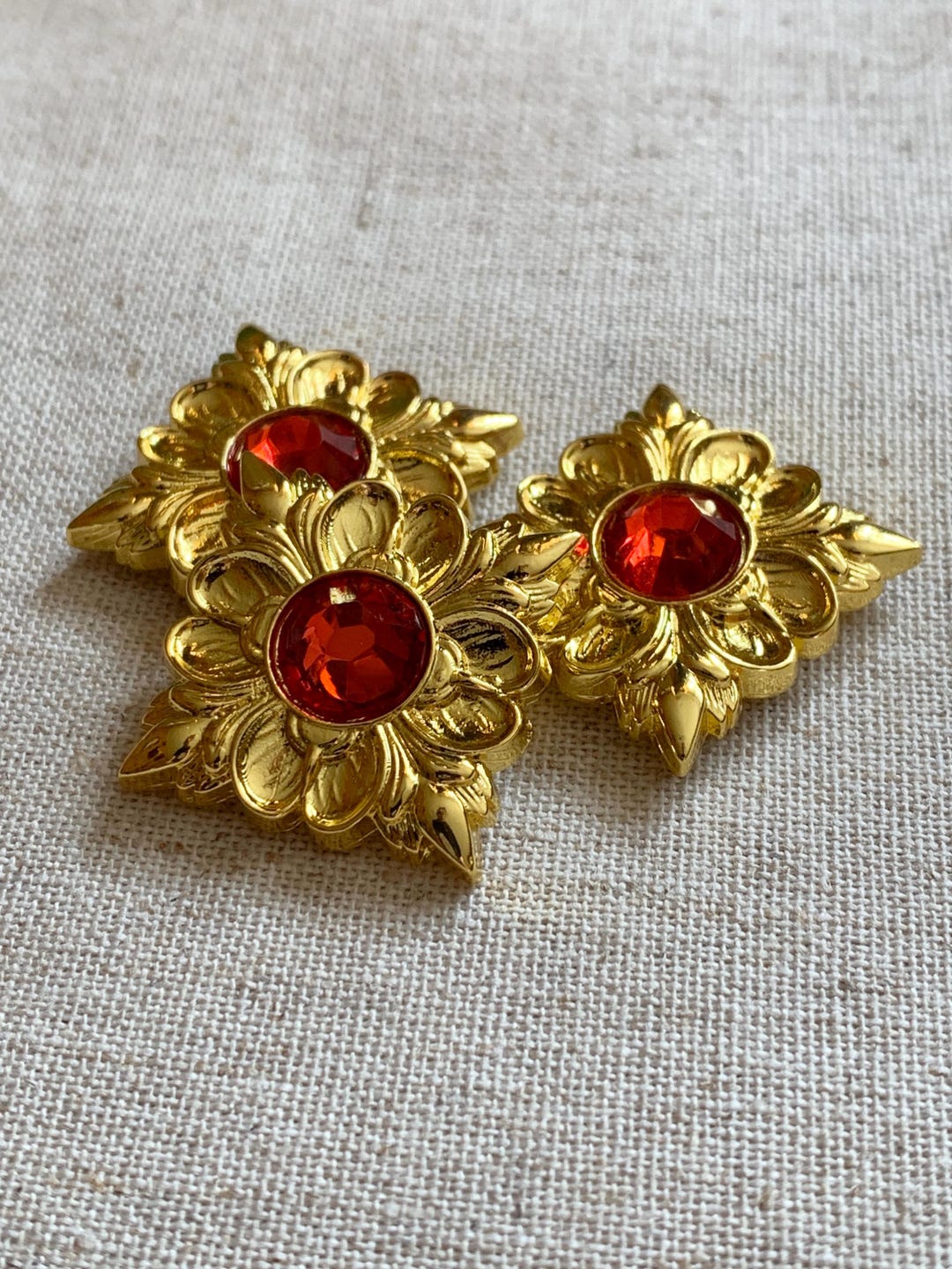 Tudor Jewelry for Gowns - Renaissance Ouches - Ooches for Queen ...