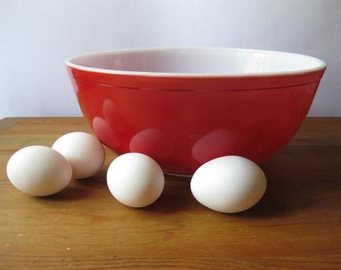 Big Bold and Red Vintage Pyrex 404 Mixing Bowl - Etsy