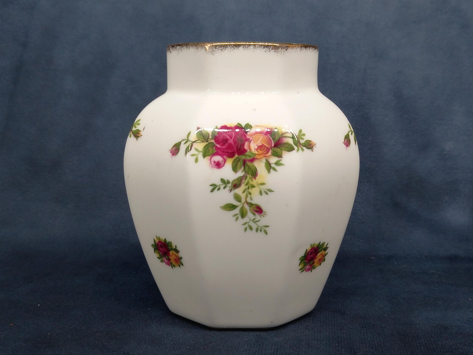 Royal Albert, Small Old Country Roses Vase, Vintage Bone China Vase - Etsy
