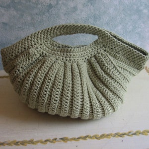 Crochet Purse Pattern Pleated Clam Shell Shape With Flower Trim PDF ...