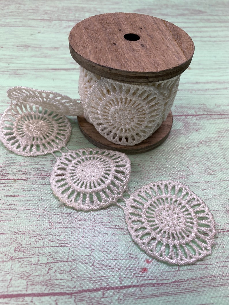 Antique White Lace on Wooden Spool 2 Lace 6.6 Ft Roll - Etsy