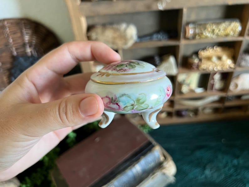 Small Vintage Footed Round Ceramic Trinket Jewelry Box With Painted ...