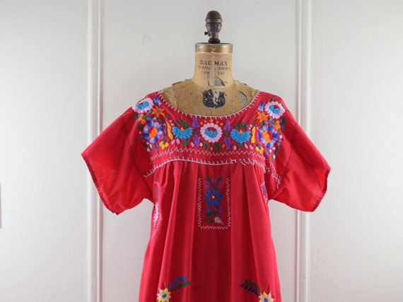 1970s Red Mexican Oaxacan Dress with Embroidered Flow… - Gem