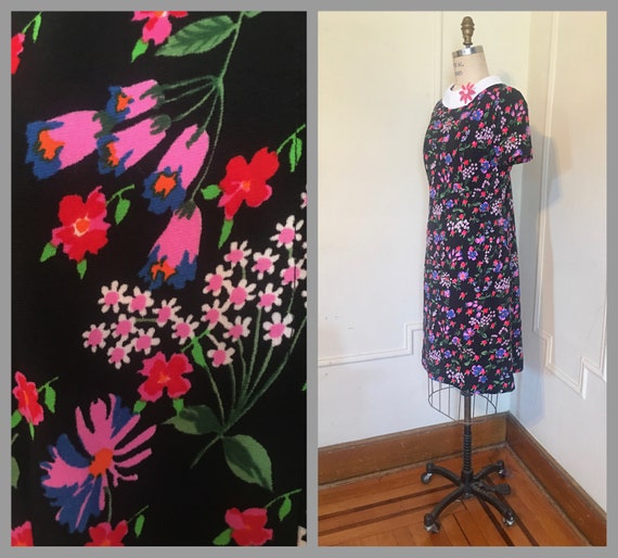 vintage 1970s dark floral dress with SUPER MOD oversi… - Gem