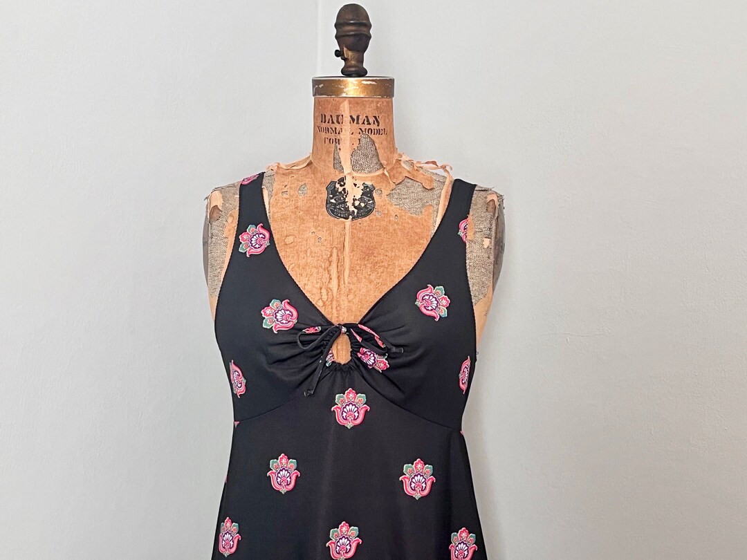 Paisley Nights, 1970s MAXI Nightgown by Mistee - Black + Hot Pink + Red ...