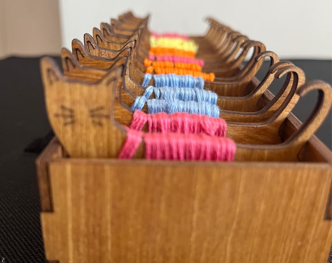 Adorable Wooden Cat Bobbin Set Thread and Bobbin Organizer Bobbin ...