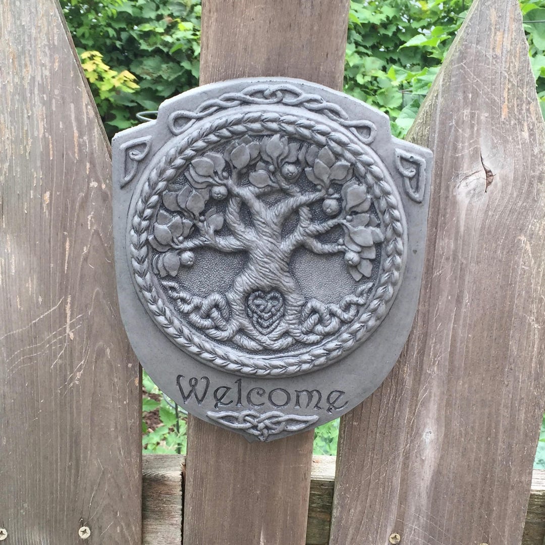 Tree of Life Welcome Plaque Garden Art in Concrete in Charcoal (gray ...