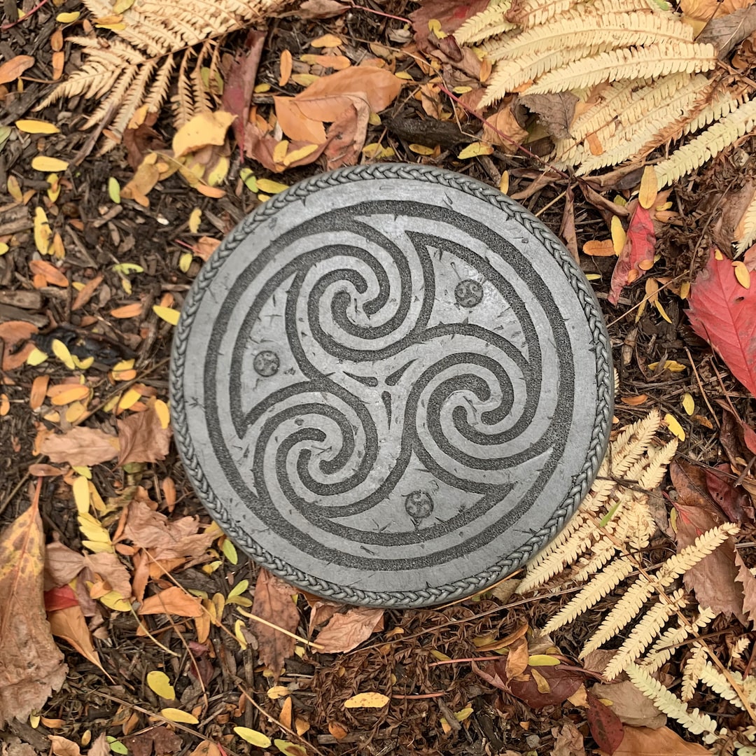 Stepping Stone Concrete Triskele Triskelion Trinity 11.5" (charcoal ...