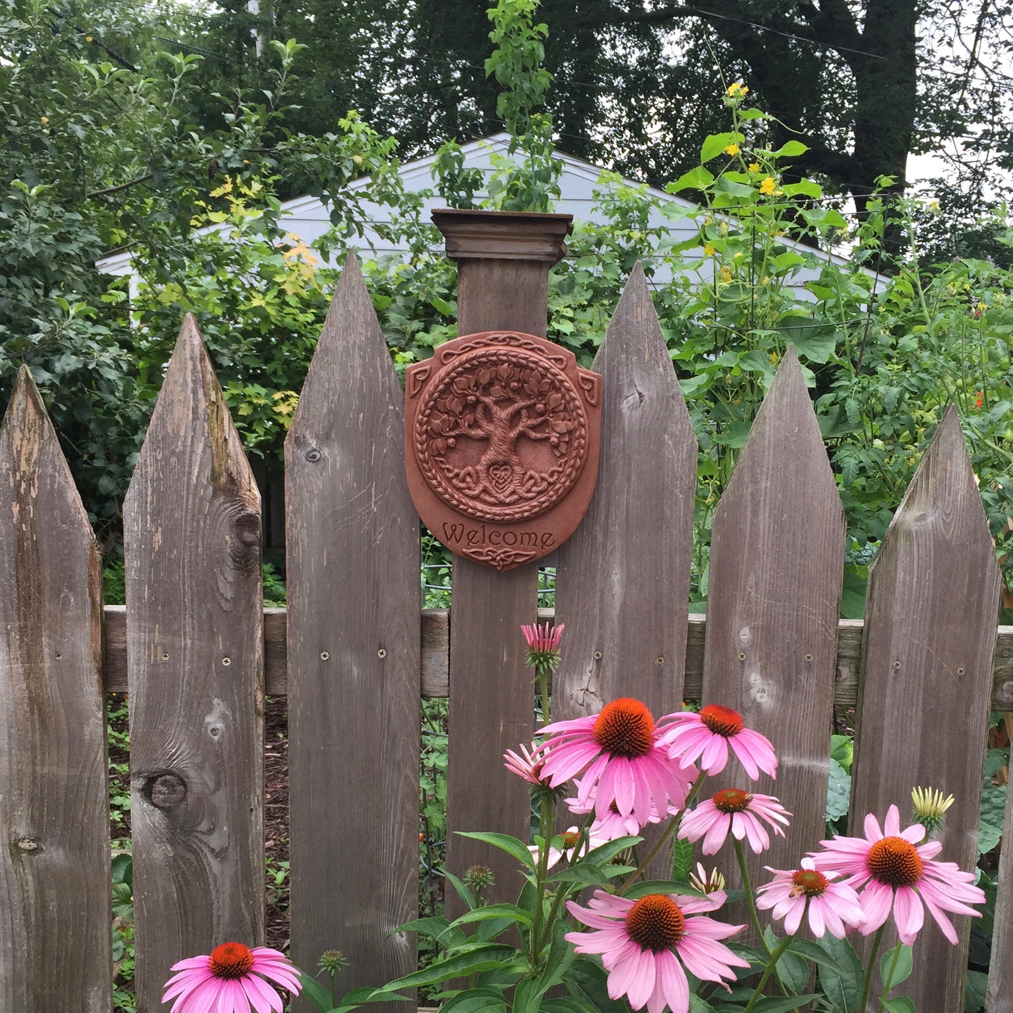 Tree of Life Welcome Plaque Garden Art in Concrete in Terra Cotta (red ...