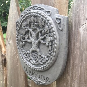 Tree of Life Welcome Plaque Garden Art in Concrete in Charcoal (gray ...