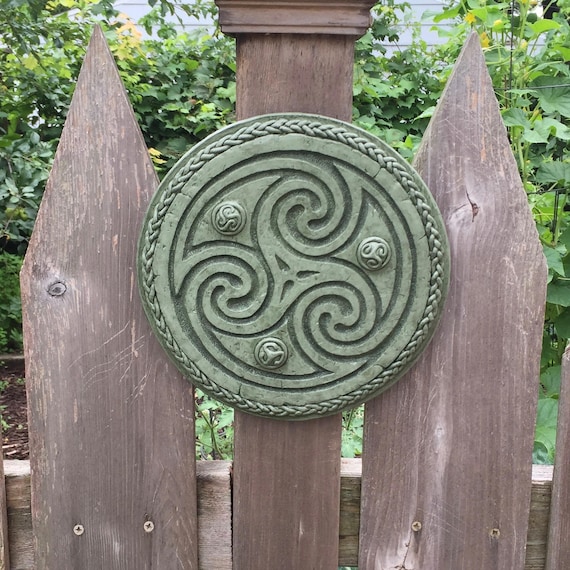 Triskele Plaque Trinity Concrete Garden Art moss | Etsy