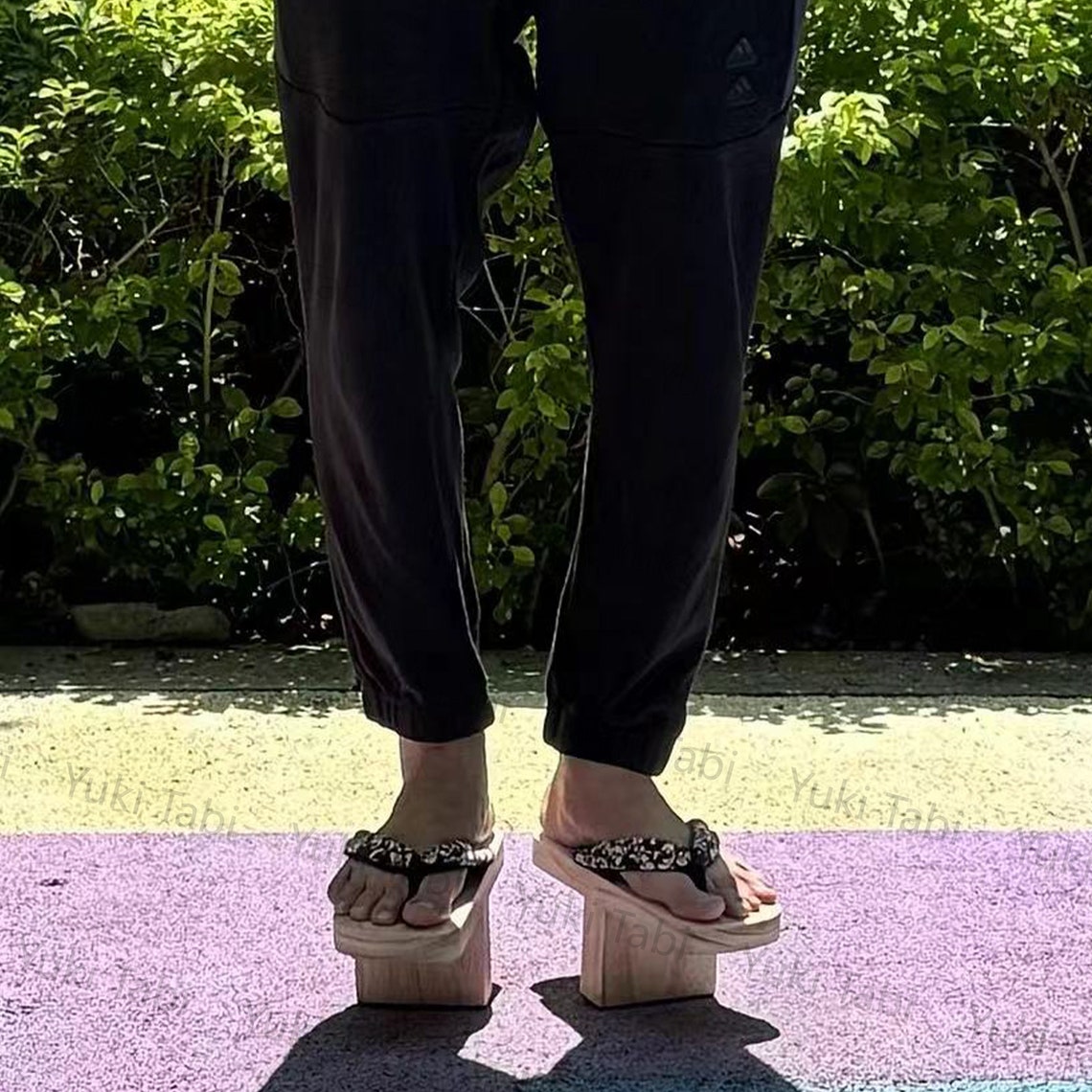 Single-tooth Geta: Japanese Kimono Sandals - Etsy