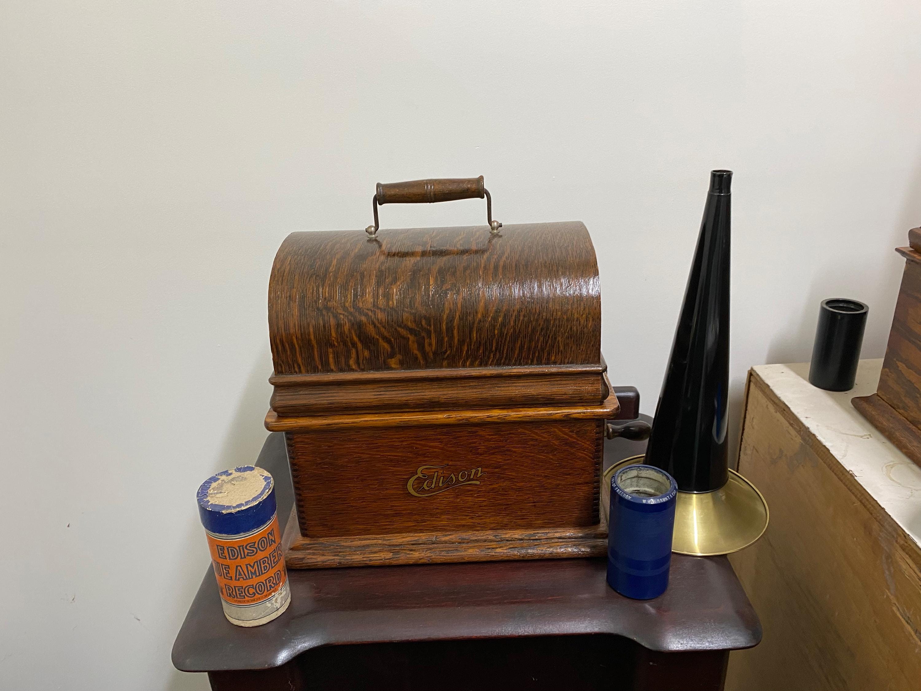 Edison Standard Phonograph Made in 1906 Including Horn and Six Records ...