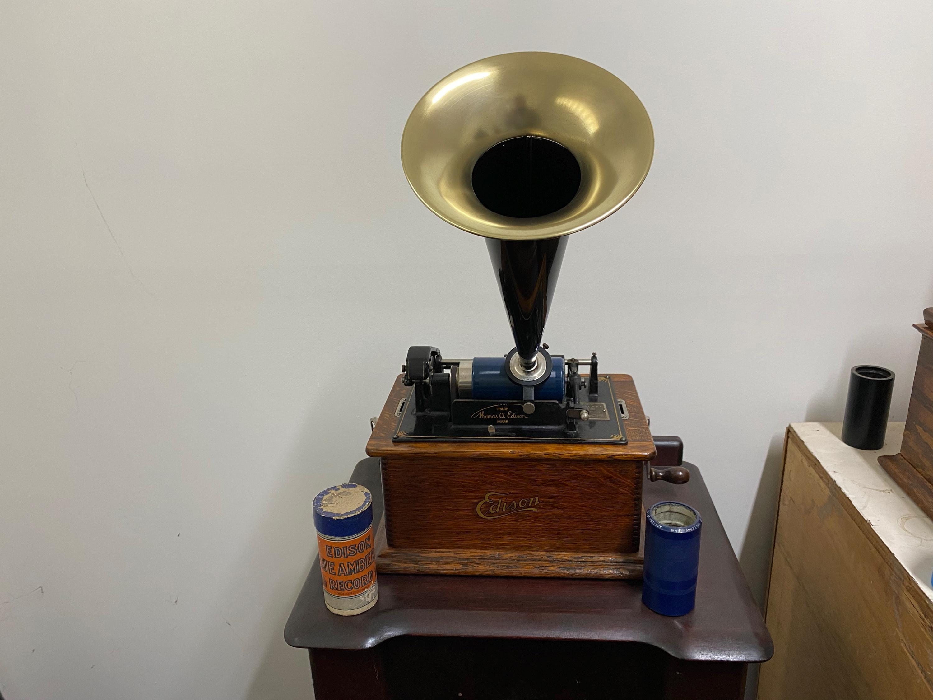 Edison Standard Phonograph Made in 1906 Including Horn and Six Records ...