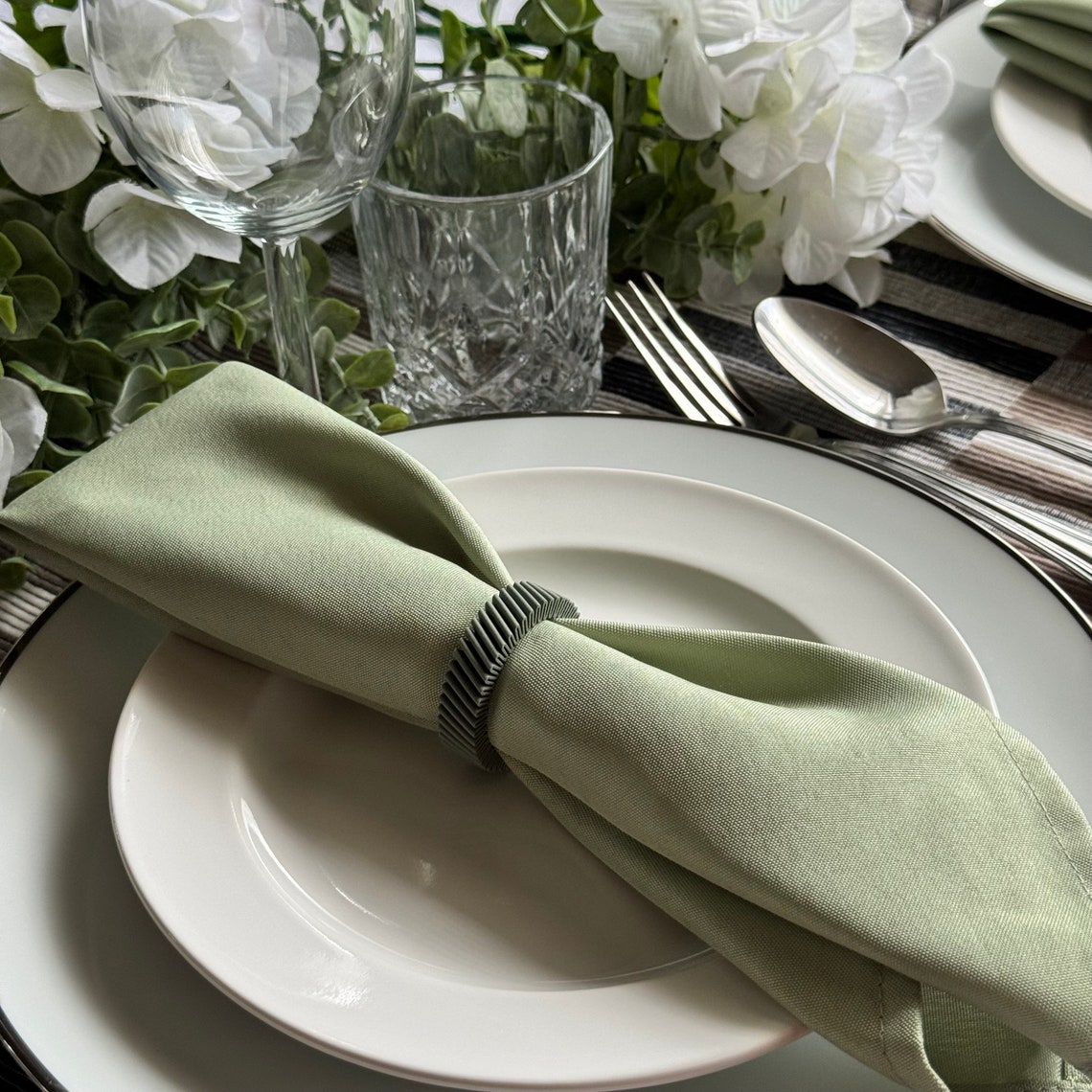 Classy Sleek Napkin Rings | Set of 4, 8, or 12 | Wedding Decor ...