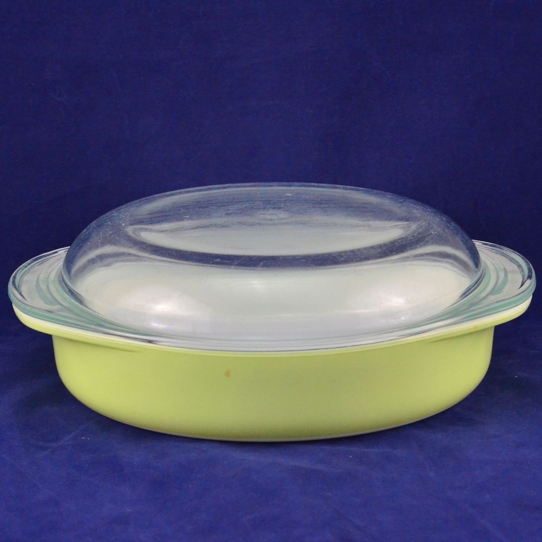 Mid-century Lime Green Pyrex #221 Round Casserole Dish With Domed Lid ...