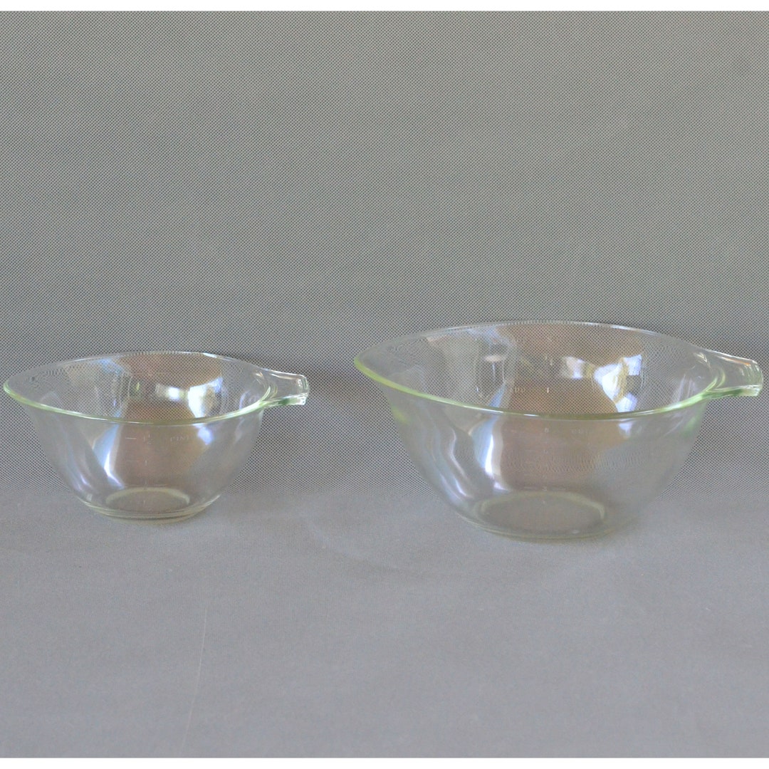Set of 2 Pyrex Clear Glass Teardrop Measuring Mixing Nesting Serving ...