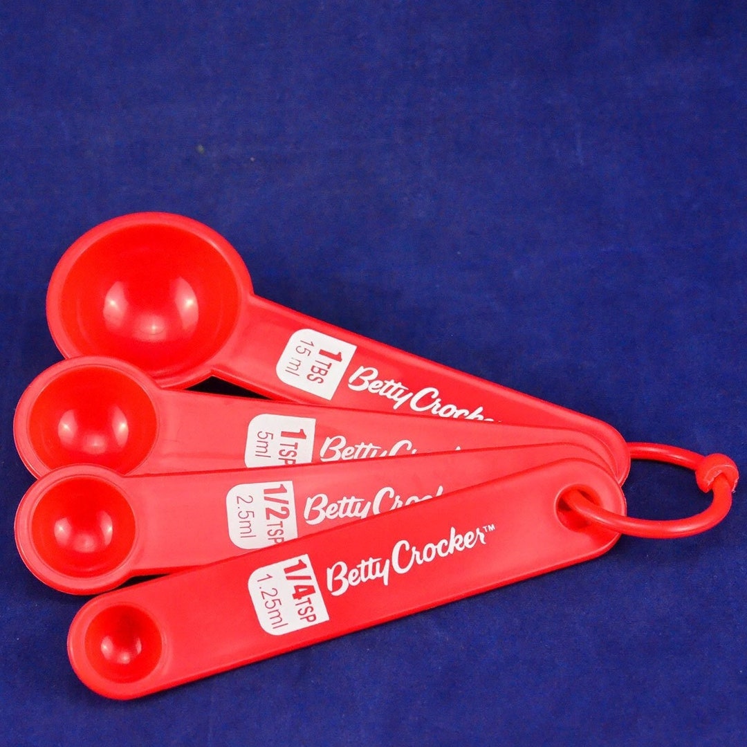 Betty Cocker Red Advertising Measuring Spoons - Stacking Snap-ring ...