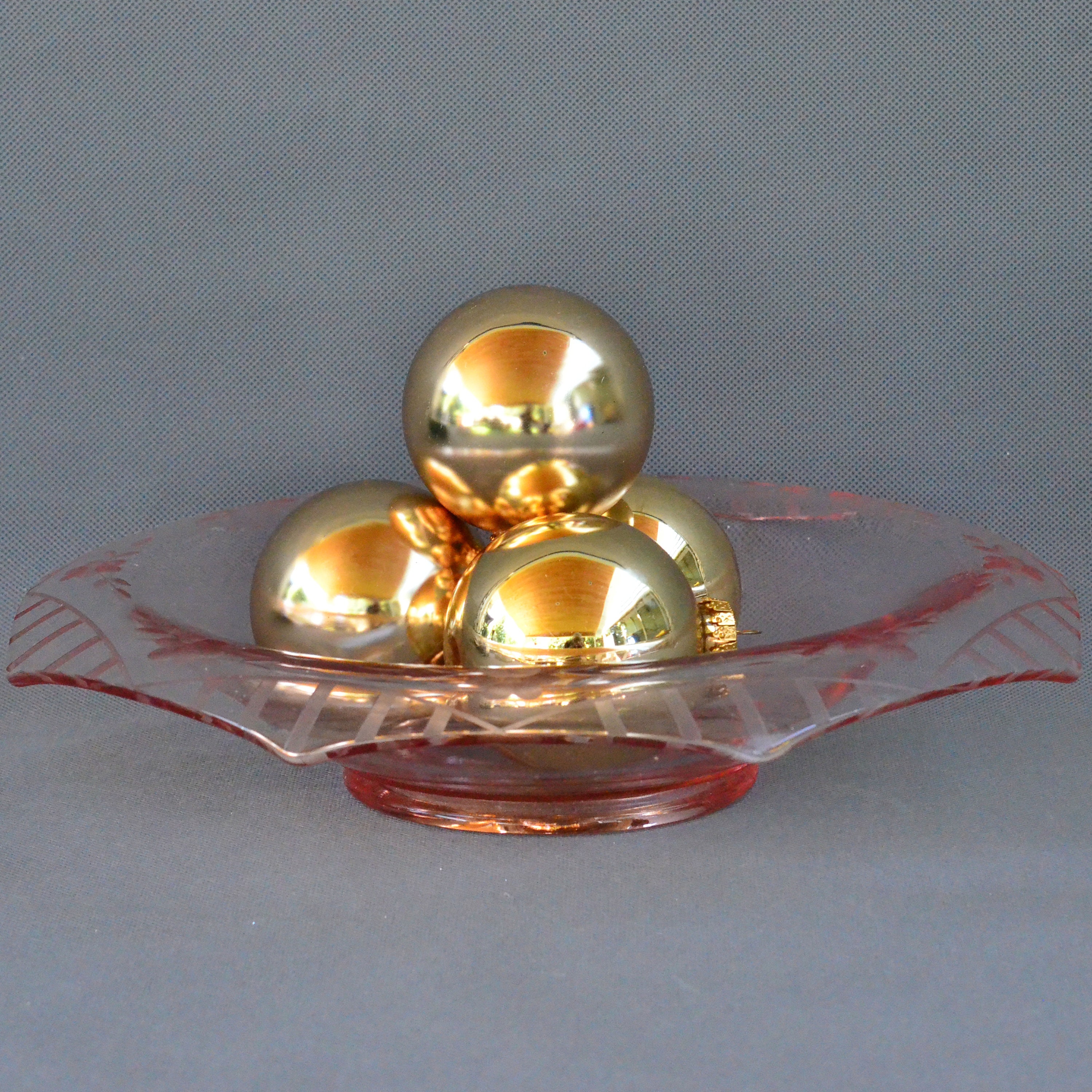 Set of 4 Christmas by Krebs Gold Tree Ornaments With Crowns - 2 3/4 ...