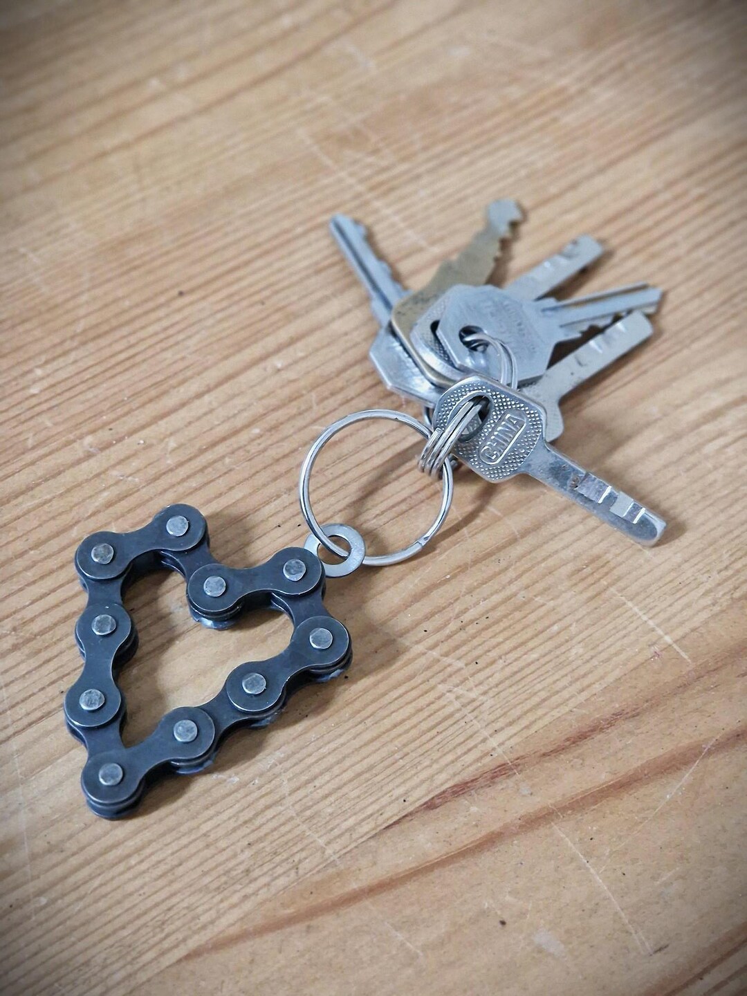Welded Bicycle Chain Heart Keyring: Upcycled Metal Art Gift - Etsy
