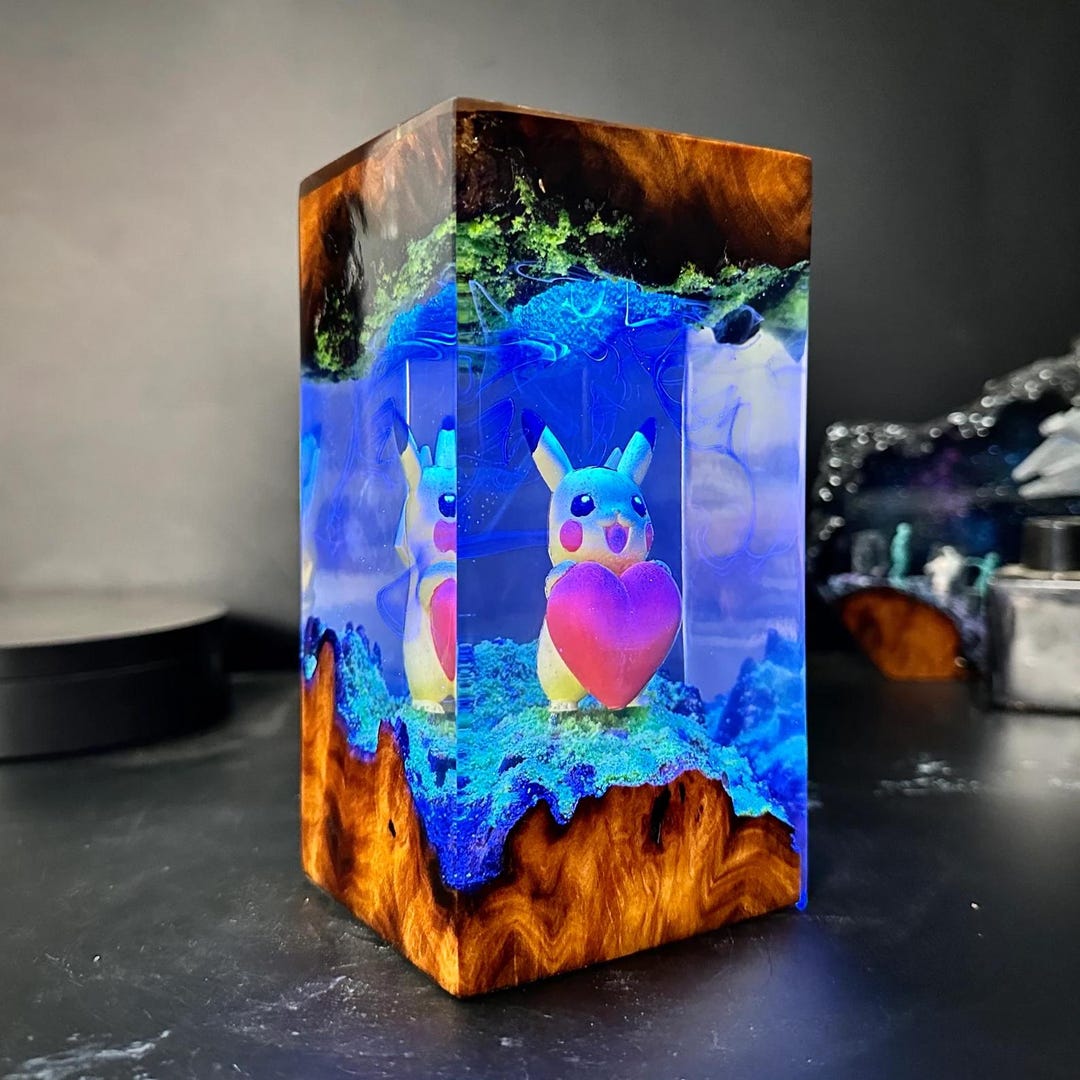 Pi/ka/chu Resin Wood Lamp, Epoxy Night Light, Christmas Gift, Gift for ...
